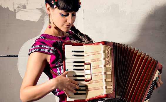 Pascuala Ilabaca y Fauna rinde tributo a Valparaíso con su nuevo disco ...