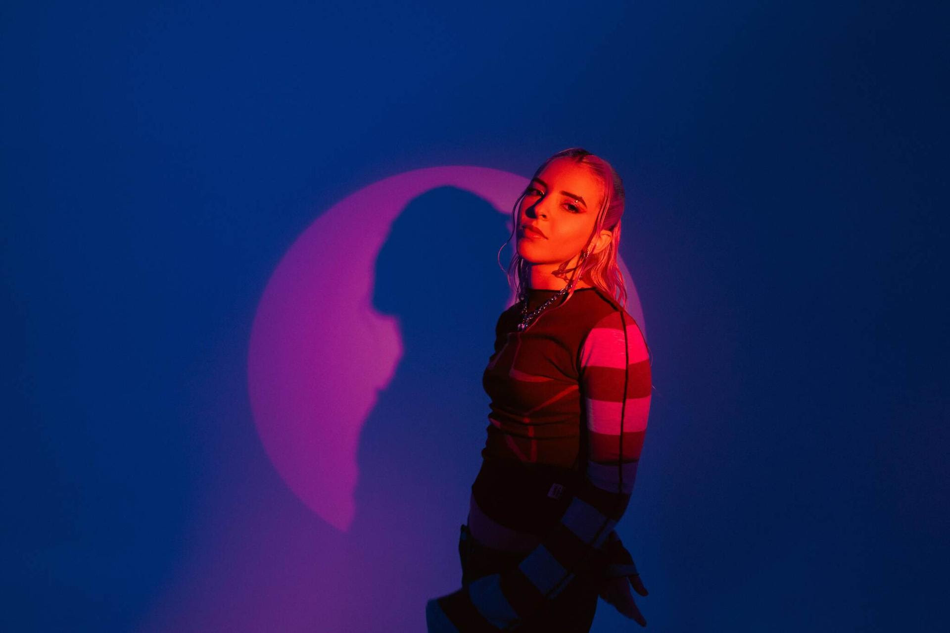 Young Miko lanza su nuevo sencillo “Curita” | Cool Music Chile